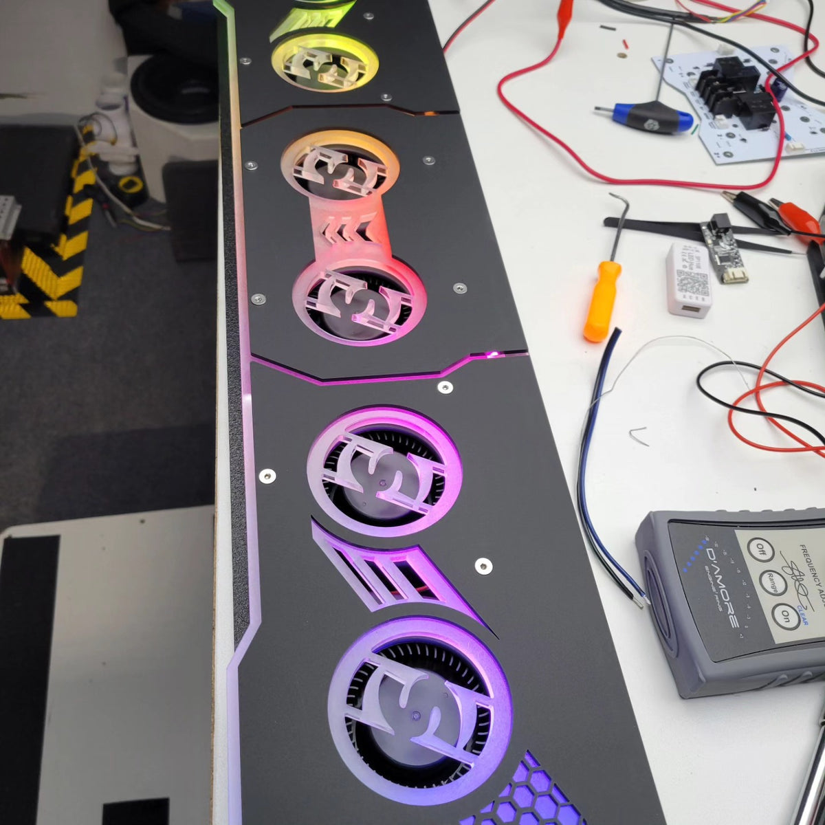 Big Fat Fannie Six-Motor 12V Car Audio Amplifier Cooling Fan by Sparke ...